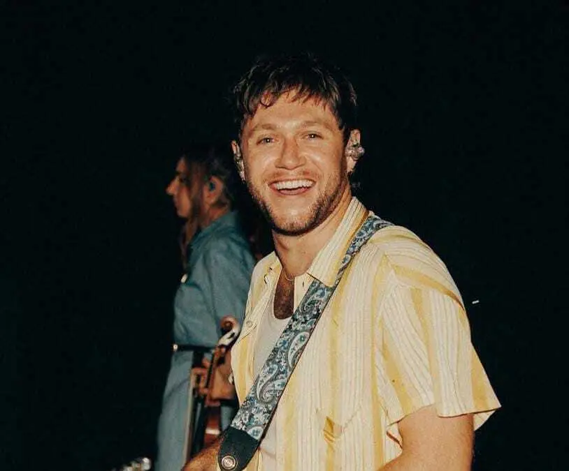 😀Niall Horan's Teeth Before and After Braces | LEMA