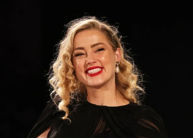Amber Heard’s Teeth: Natural Journey | LEMA