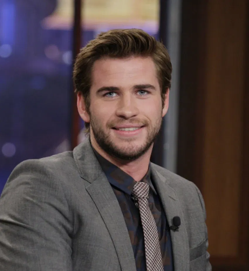 Liam Hemsworth’s Iconic Teeth: A Hollywood Smile Miracle | LEMA