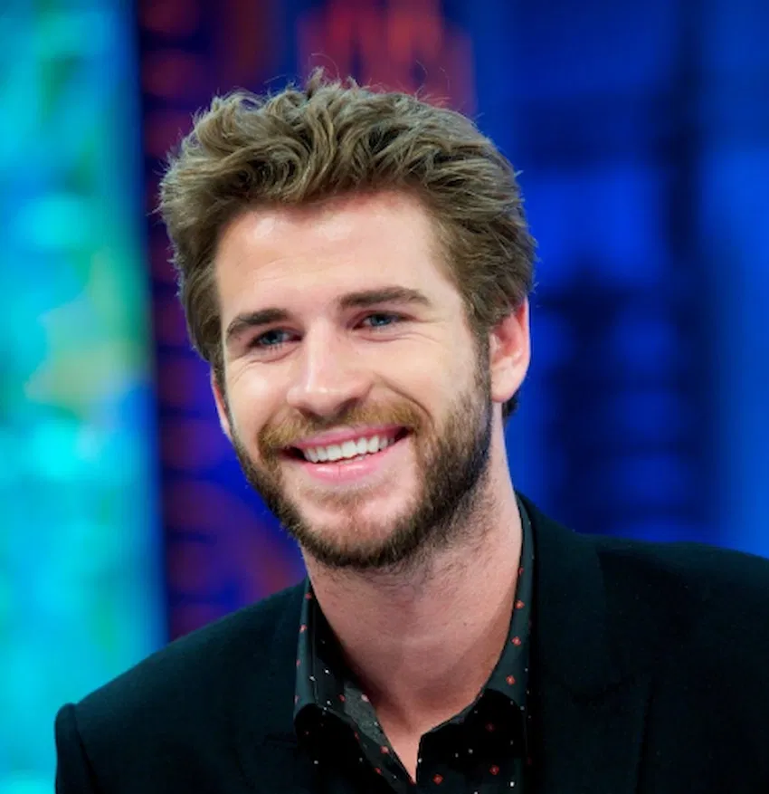 Dinții iconic ai lui Liam Hemsworth