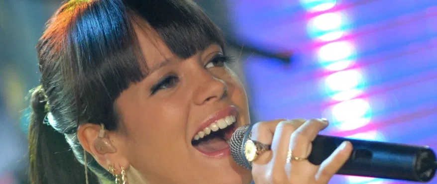 Lily Allen’s Teeth Transformation: Before and After | LEMA