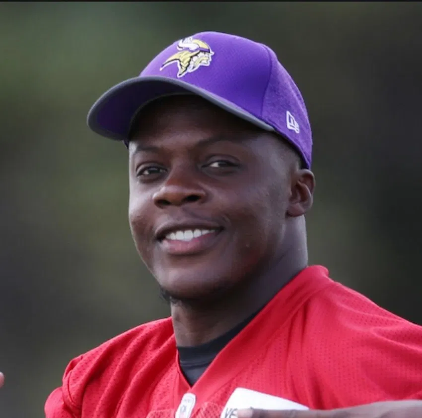 Teddy Bridgewater Zähne (Alt/Neu): Vorher und Nachher | Lema Dental Clinic