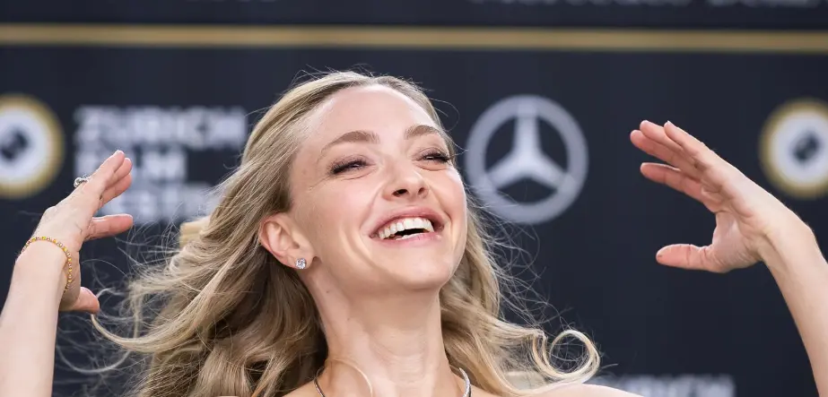 Amanda Seyfried Teeth Transformation: Before and After | LEMA