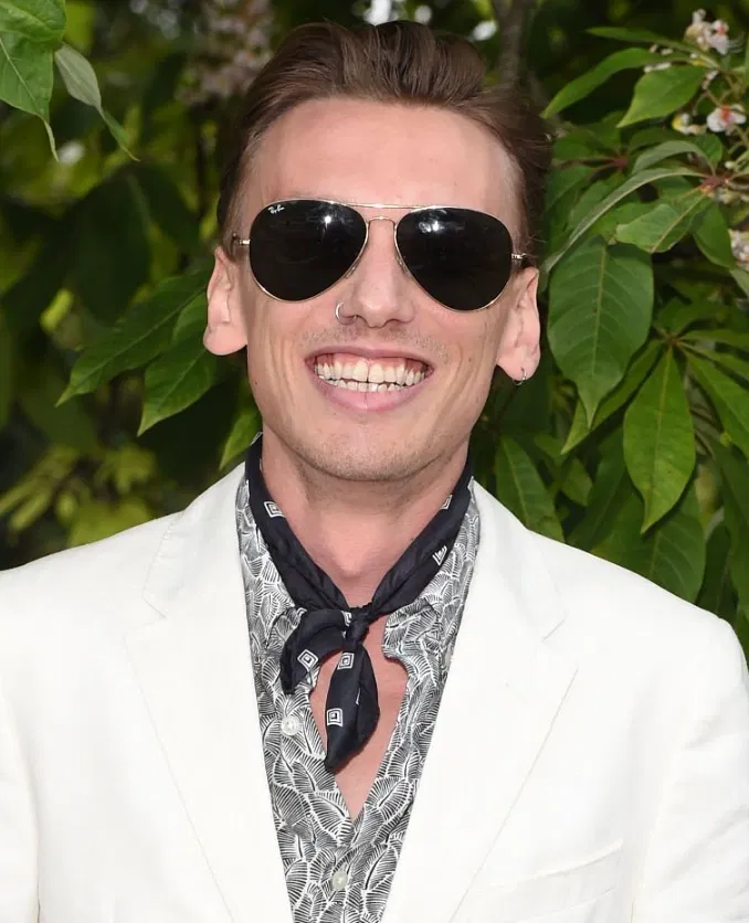 Stranger Things Star Jamie Campbell Bower’s New Teeth | LEMA