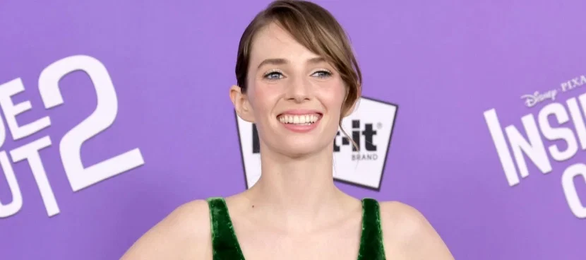 Maya Hawke's Teeth Over the Years: From Dull to Dazzling | LEMA