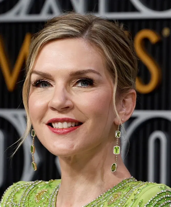 Rhea Seehorns Zähne 'Pluribus' Update - Perfektes Weiß | Lema Dental Clinic