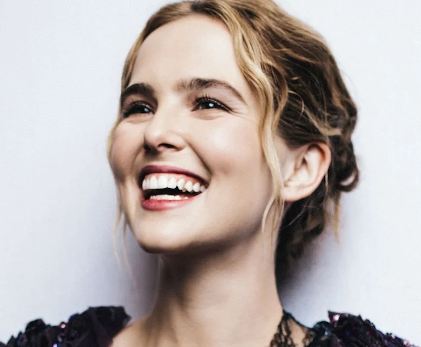 Zoey Deutch Tenner (Gammel/Ny): Før og etterbilder