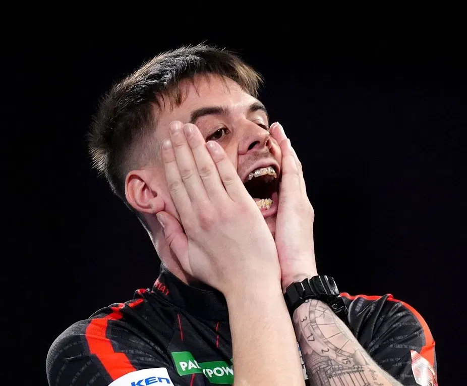 Ce se află în spatele aspectului distinctiv al dinților lui Dom Taylor ...