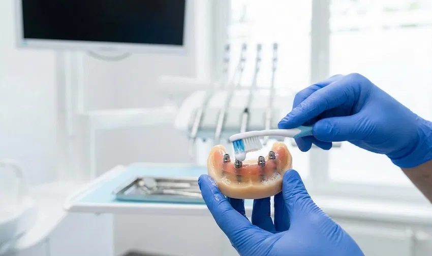 Peut-on obtenir des implants All-on-4 en cas de maladie des gencives ...