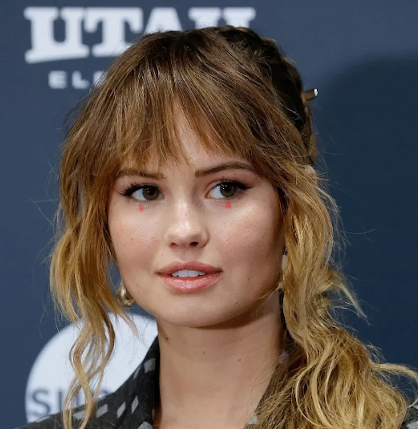 Еволюция на усмивката на Дебби Райън: от 2008 до 2025