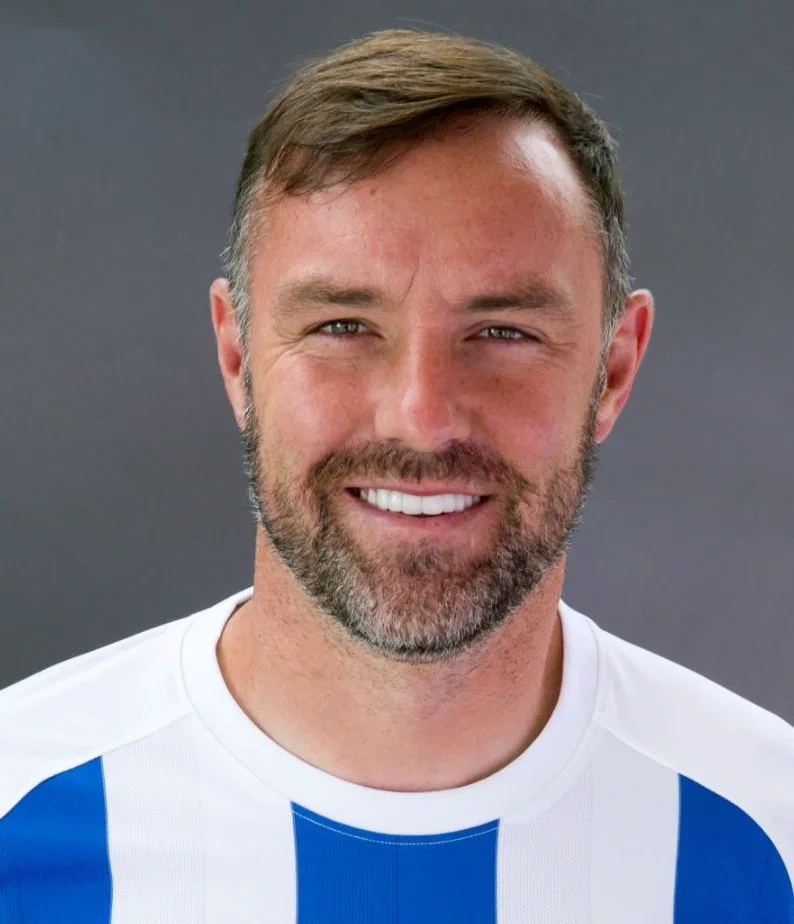 Comment les dents de Kris Boyd ont-elles changé entre 2009 et 2025 ...