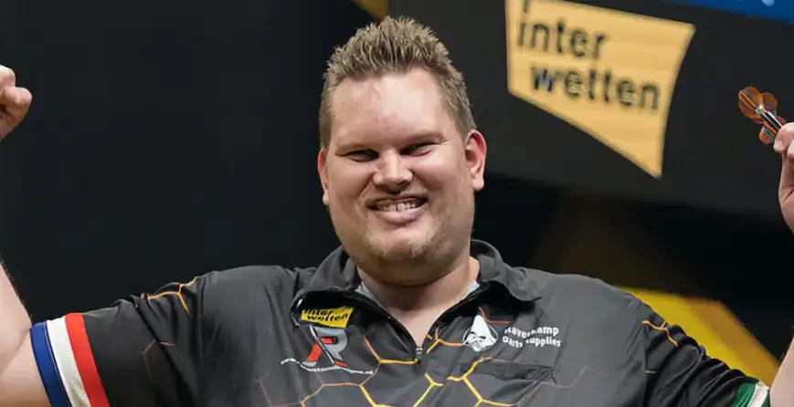 رحلة أسنان Wesley Plaisier: هل قام بتصحيح أسنانه من قبل | Lema Dental ...