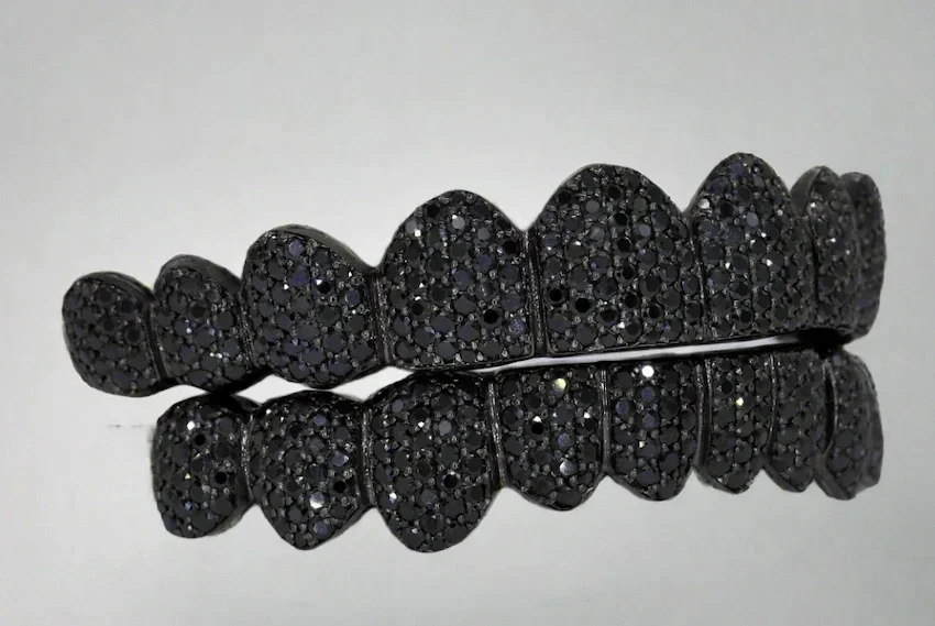 Black Diamond for Teeth: Risks and Benefits | LEMA